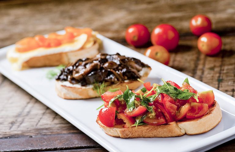 Dos opciones de bruschettas para comer algo rico y rápido - De La Bahia