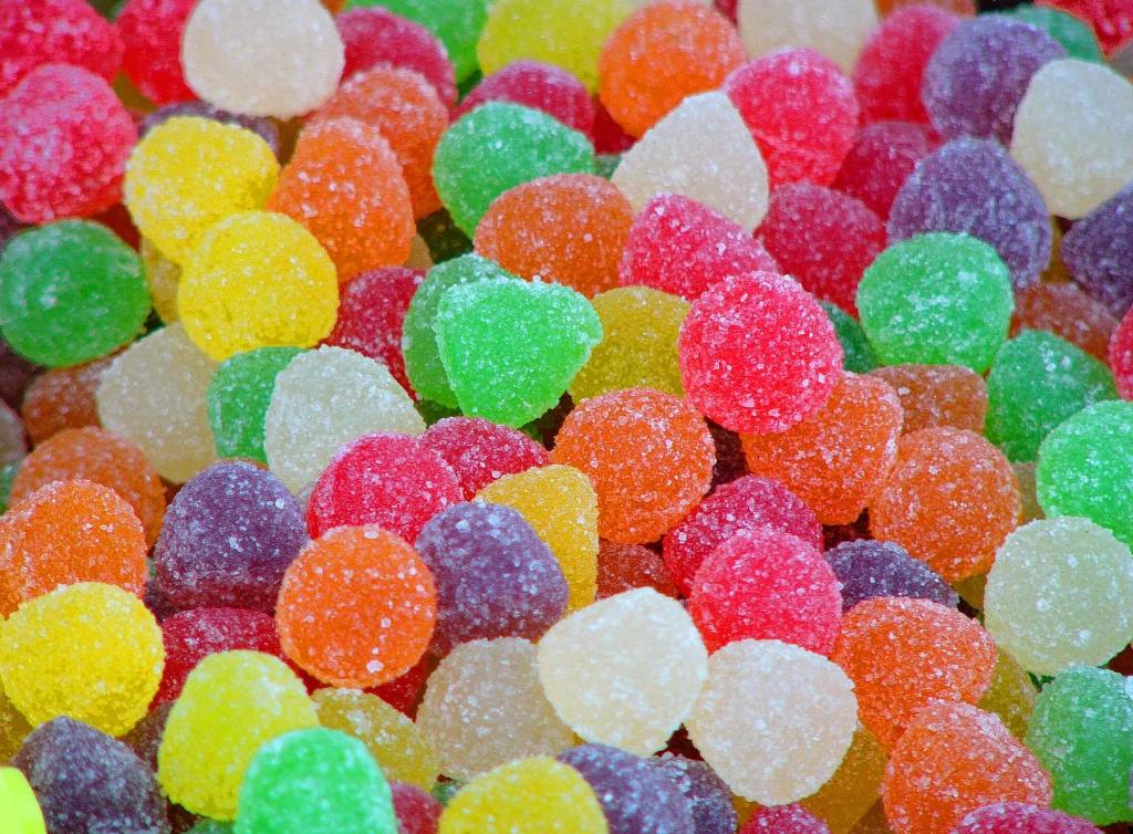 Cómo preparar gomitas dulces caseras con los chicos - De La Bahia